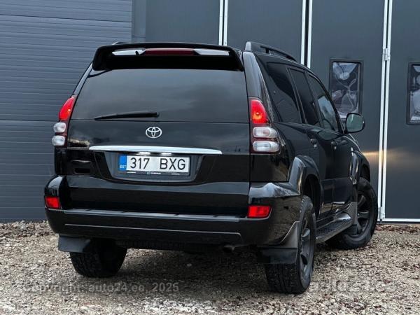 Melns Toyota Land Cruiser 2008 Valga, ar dzinēja tilpumu 3.00 L un nobraukumu 310 tūkst. km par 12990 €, foto 9 vietnē AUTOMOTO.COM.LV