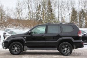Black Toyota Land Cruiser 2008 in Tukums, with an engine capacity of 3.00 L and mileage of 157 thousand km for 14900 €, photo 2 on AUTOMOTO.COM.LV