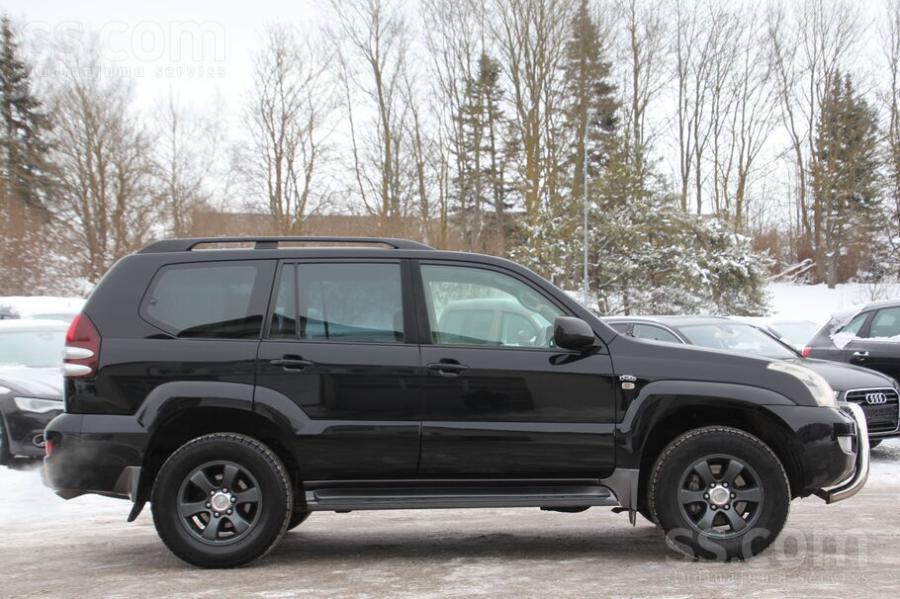 Black Toyota Land Cruiser 2008 in Tukums, with an engine capacity of 3.00 L and mileage of 157 thousand km for 14900 €, photo 5 on AUTOMOTO.COM.LV