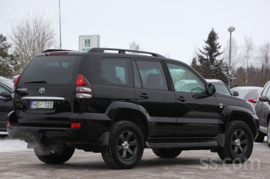 Black Toyota Land Cruiser 2008 in Tukums, with an engine capacity of 3.00 L and mileage of 157 thousand km for 14900 €, photo 6 on AUTOMOTO.COM.LV