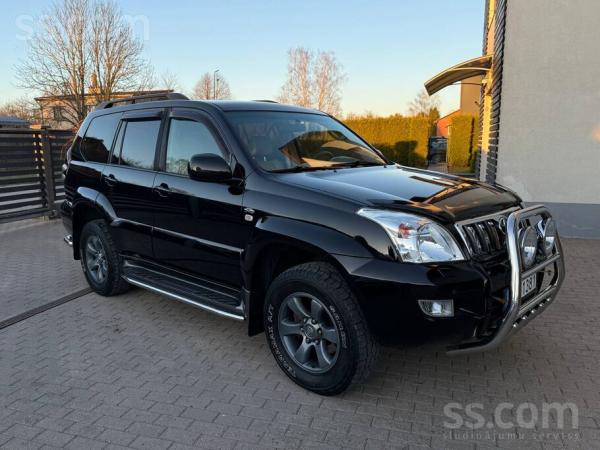 Melns Toyota Land Cruiser 2008 Jelgava, ar dzinēja tilpumu 3.00 L un nobraukumu 342 tūkst. km par 14500 €, foto 1 vietnē AUTOMOTO.COM.LV