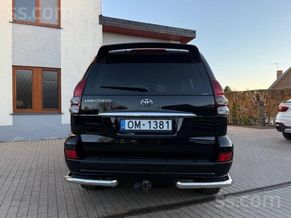 Melns Toyota Land Cruiser 2008 Jelgava, ar dzinēja tilpumu 3.00 L un nobraukumu 342 tūkst. km par 14500 €, foto 8 vietnē AUTOMOTO.COM.LV