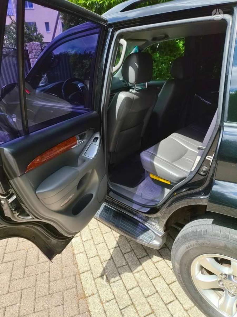 Black Toyota Land Cruiser 2008 in Vilnius, with an engine capacity of 2.98 L and mileage of 231 thousand km for 14800 €, photo 14 on AUTOMOTO.COM.LV