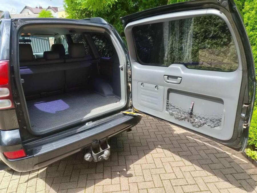 Black Toyota Land Cruiser 2008 in Vilnius, with an engine capacity of 2.98 L and mileage of 231 thousand km for 14800 €, photo 16 on AUTOMOTO.COM.LV