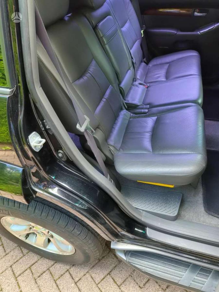 Black Toyota Land Cruiser 2008 in Vilnius, with an engine capacity of 2.98 L and mileage of 231 thousand km for 14800 €, photo 20 on AUTOMOTO.COM.LV
