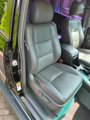 Black Toyota Land Cruiser 2008 in Vilnius, with an engine capacity of 2.98 L and mileage of 231 thousand km for 14800 €, photo 22 on AUTOMOTO.COM.LV