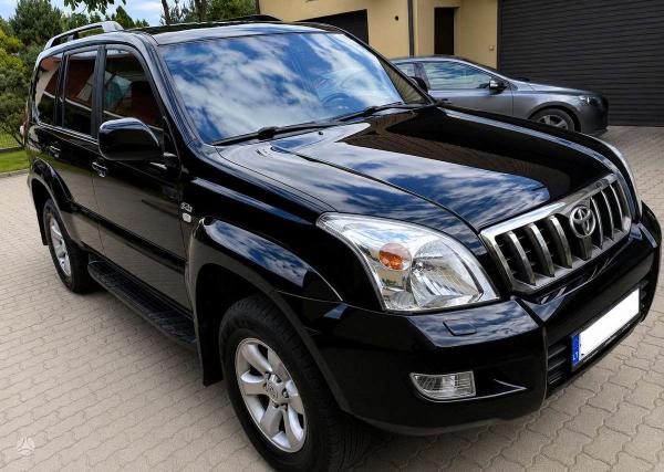 Melns Toyota Land Cruiser 2008 Gargždai, ar dzinēja tilpumu 2.98 L un nobraukumu 334 tūkst. km par 12000 €, foto 2 vietnē AUTOMOTO.COM.LV