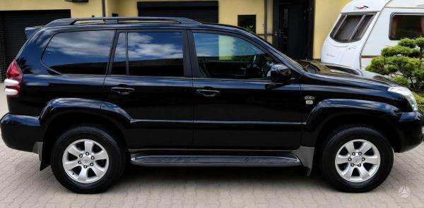 Melns Toyota Land Cruiser 2008 Gargždai, ar dzinēja tilpumu 2.98 L un nobraukumu 334 tūkst. km par 12000 €, foto 3 vietnē AUTOMOTO.COM.LV