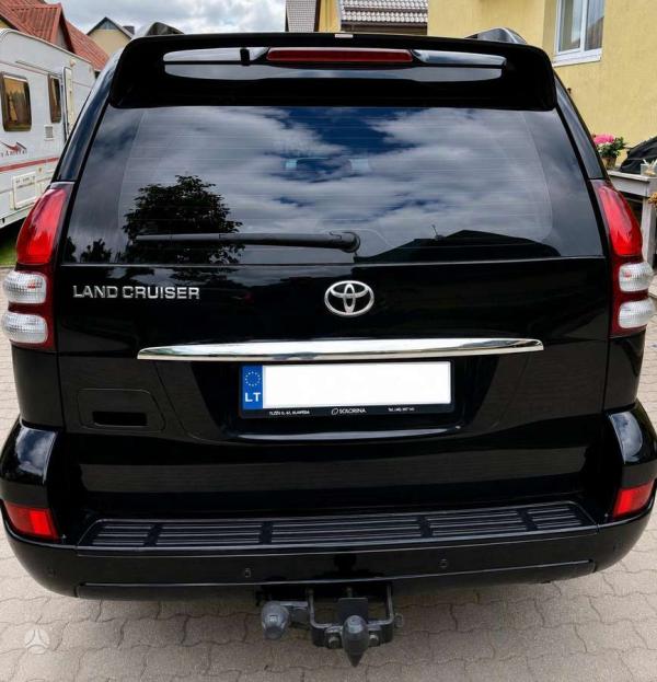 Melns Toyota Land Cruiser 2008 Gargždai, ar dzinēja tilpumu 2.98 L un nobraukumu 334 tūkst. km par 12000 €, foto 4 vietnē AUTOMOTO.COM.LV