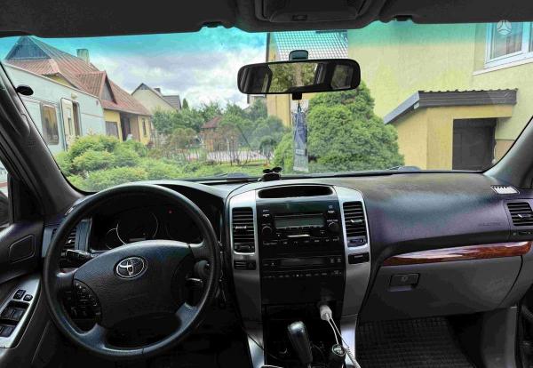 Melns Toyota Land Cruiser 2008 Gargždai, ar dzinēja tilpumu 2.98 L un nobraukumu 334 tūkst. km par 12000 €, foto 5 vietnē AUTOMOTO.COM.LV