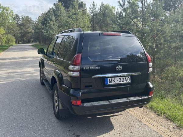 Black Toyota Land Cruiser 2008 in Daugavpils, with an engine capacity of 3.00 L and mileage of 298 thousand km for 11900 €, photo 2 on AUTOMOTO.COM.LV