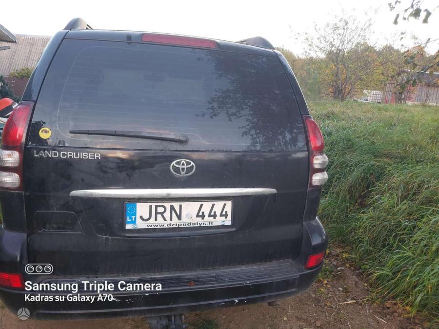 Melns Toyota Land Cruiser 2008 Viļņa, ar dzinēja tilpumu 3.00 L un nobraukumu 0 tūkst. km par 9000 €, foto 4 vietnē AUTOMOTO.COM.LV