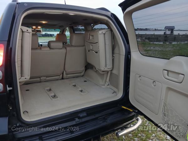 Toyota Land Cruiser 2008 in Tallinn on AUTOMOTO.COM.LV Black Toyota Land Cruiser 2008 in Tallinn, with an engine capacity of 3.00 L and mileage of 380 thousand km for 12000 €, photo 8 on AUTOMOTO.COM.LV