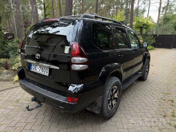 Тойота Ленд Крузер 2008 в Рига на AUTOMOTO.COM.LV Черный Тойота Ленд Крузер 2008 в Рига, объемом двигателя 3.00 л и пробегом 300 тыс. км за 12500 €, фото 4 на AUTOMOTO.COM.LV