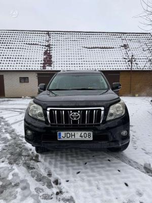 Black Toyota Land Cruiser 2009 in Panevezys, with an engine capacity of 2.98 L and mileage of 280 thousand km for 17000 €, photo 3 on AUTOMOTO.COM.LV