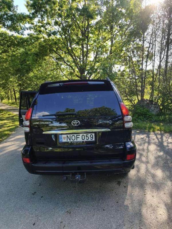 Black Toyota Land Cruiser 2009 in Silale, with an engine capacity of 2.98 L and mileage of 261 thousand km for 15300 €, photo 8 on AUTOMOTO.COM.LV