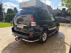 Black Toyota Land Cruiser 2009 in Narva, with an engine capacity of 3.00 L and mileage of 428 thousand km for 9900 €, photo 3 on AUTOMOTO.COM.LV