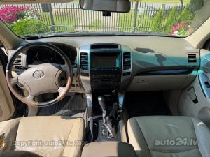Black Toyota Land Cruiser 2009 in Narva, with an engine capacity of 3.00 L and mileage of 428 thousand km for 9900 €, photo 6 on AUTOMOTO.COM.LV