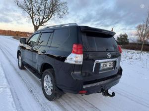 Melns Toyota Land Cruiser 2010 Viļņa, ar dzinēja tilpumu 2.98 L un nobraukumu 280 tūkst. km par 16900 €, foto 4 vietnē AUTOMOTO.COM.LV