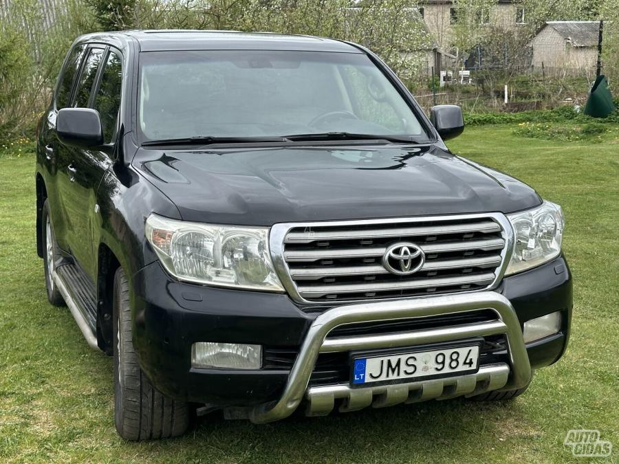 Melns Toyota Land Cruiser 2010 Jonava, ar dzinēja tilpumu 4.50 L un nobraukumu 450 tūkst. km par 9100 €, foto 1 vietnē AUTOMOTO.COM.LV