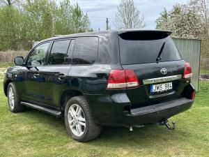 Melns Toyota Land Cruiser 2010 Jonava, ar dzinēja tilpumu 4.50 L un nobraukumu 450 tūkst. km par 9100 €, foto 5 vietnē AUTOMOTO.COM.LV