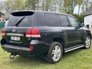 Melns Toyota Land Cruiser 2010 Jonava, ar dzinēja tilpumu 4.50 L un nobraukumu 450 tūkst. km par 9100 €, foto 7 vietnē AUTOMOTO.COM.LV