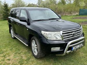 Melns Toyota Land Cruiser 2010 Jonava, ar dzinēja tilpumu 4.50 L un nobraukumu 450 tūkst. km par 9100 €, foto 9 vietnē AUTOMOTO.COM.LV