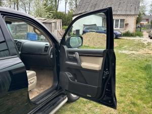 Melns Toyota Land Cruiser 2010 Jonava, ar dzinēja tilpumu 4.50 L un nobraukumu 450 tūkst. km par 9100 €, foto 10 vietnē AUTOMOTO.COM.LV