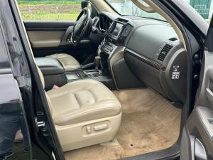 Melns Toyota Land Cruiser 2010 Jonava, ar dzinēja tilpumu 4.50 L un nobraukumu 450 tūkst. km par 9100 €, foto 11 vietnē AUTOMOTO.COM.LV