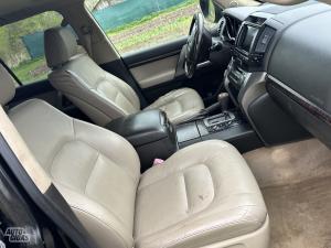 Melns Toyota Land Cruiser 2010 Jonava, ar dzinēja tilpumu 4.50 L un nobraukumu 450 tūkst. km par 9100 €, foto 12 vietnē AUTOMOTO.COM.LV
