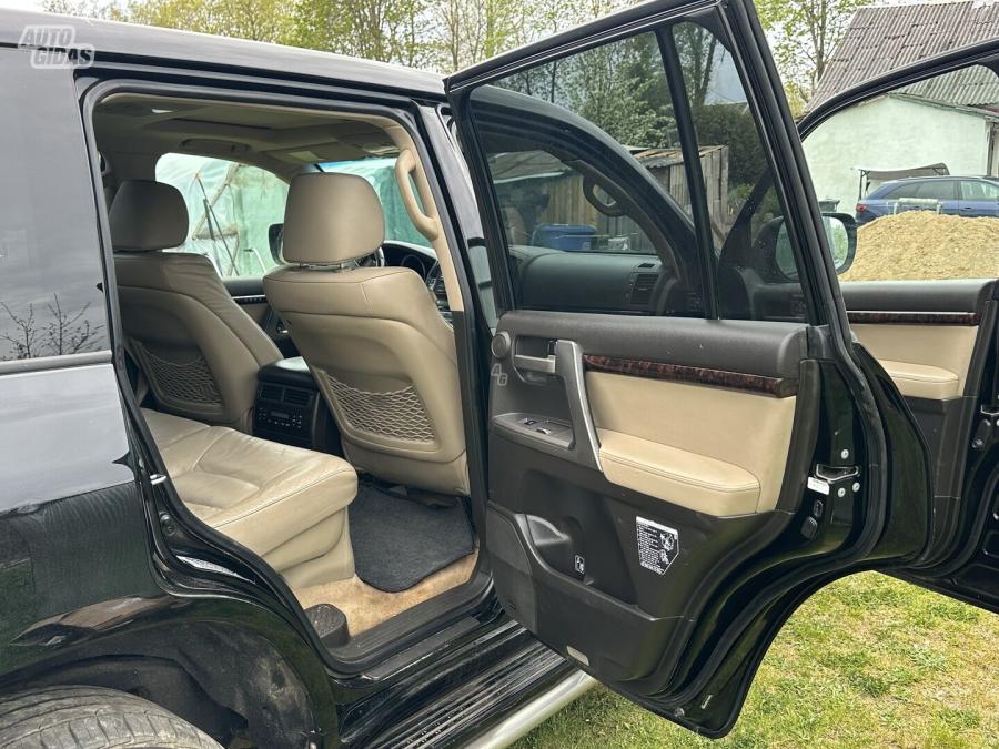 Melns Toyota Land Cruiser 2010 Jonava, ar dzinēja tilpumu 4.50 L un nobraukumu 450 tūkst. km par 9100 €, foto 13 vietnē AUTOMOTO.COM.LV