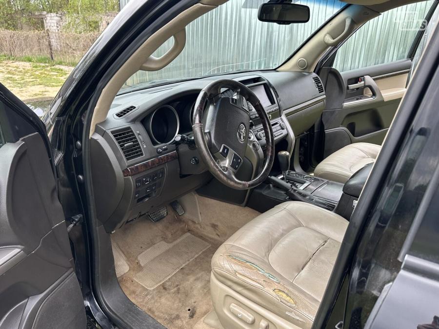 Melns Toyota Land Cruiser 2010 Jonava, ar dzinēja tilpumu 4.50 L un nobraukumu 450 tūkst. km par 9100 €, foto 17 vietnē AUTOMOTO.COM.LV