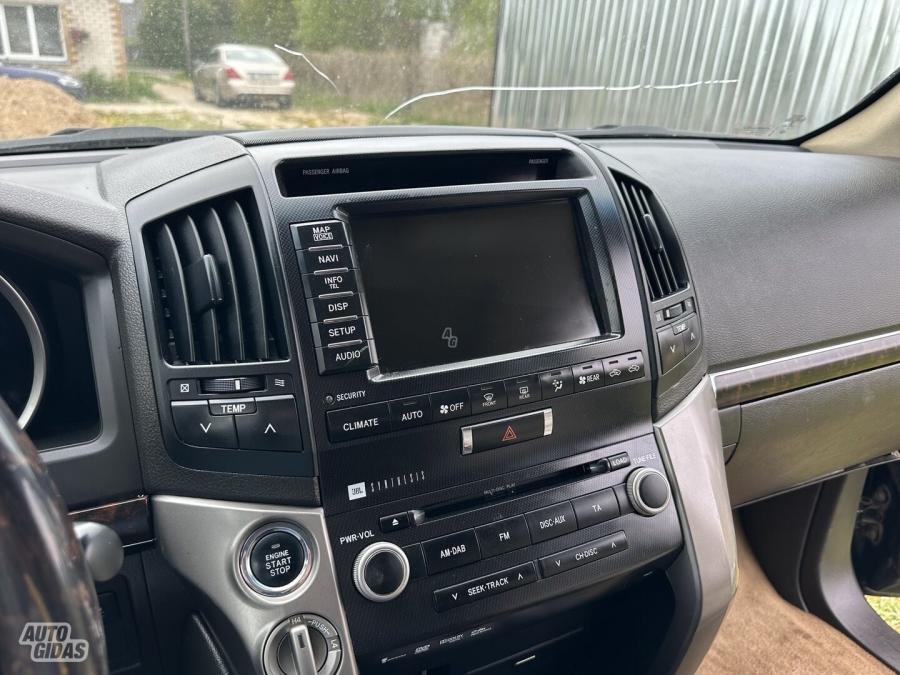 Melns Toyota Land Cruiser 2010 Jonava, ar dzinēja tilpumu 4.50 L un nobraukumu 450 tūkst. km par 9100 €, foto 21 vietnē AUTOMOTO.COM.LV