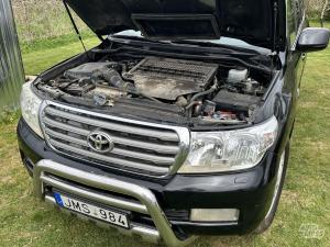 Melns Toyota Land Cruiser 2010 Jonava, ar dzinēja tilpumu 4.50 L un nobraukumu 450 tūkst. km par 9100 €, foto 23 vietnē AUTOMOTO.COM.LV