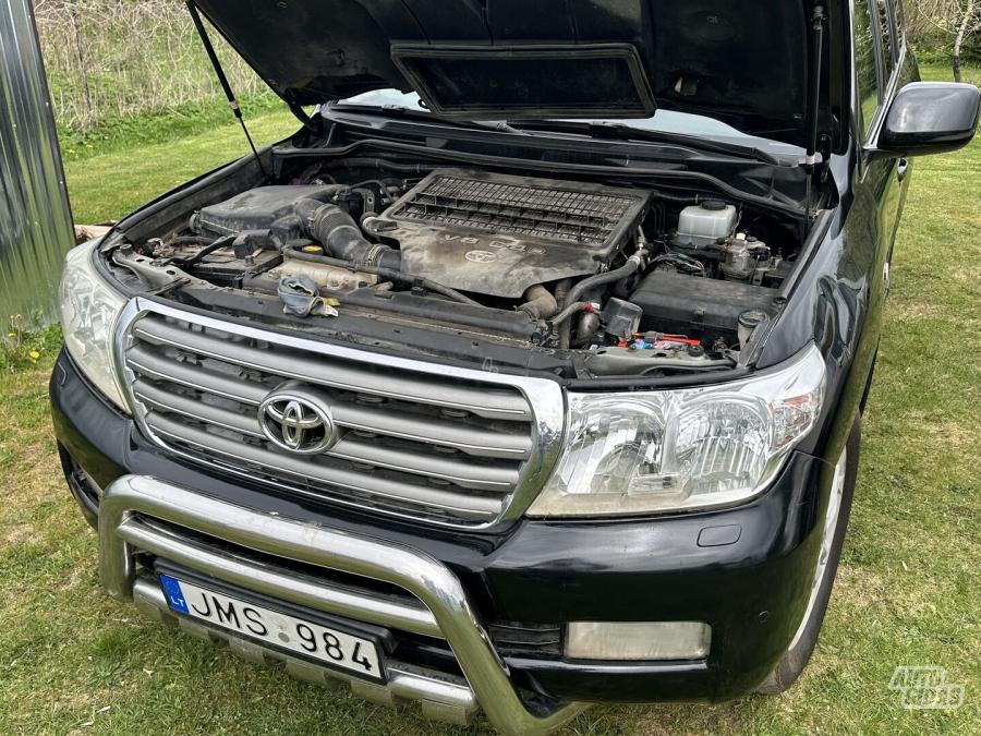 Melns Toyota Land Cruiser 2010 Jonava, ar dzinēja tilpumu 4.50 L un nobraukumu 450 tūkst. km par 9100 €, foto 23 vietnē AUTOMOTO.COM.LV
