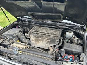 Melns Toyota Land Cruiser 2010 Jonava, ar dzinēja tilpumu 4.50 L un nobraukumu 450 tūkst. km par 9100 €, foto 24 vietnē AUTOMOTO.COM.LV
