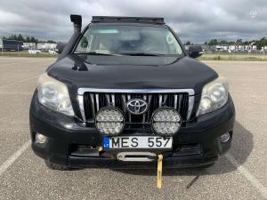 Black Toyota Land Cruiser 2010 in Vilnius, with an engine capacity of 2.98 L and mileage of 219 thousand km for 23990 €, photo 3 on AUTOMOTO.COM.LV