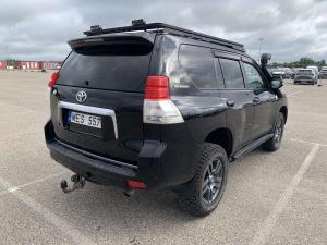 Black Toyota Land Cruiser 2010 in Vilnius, with an engine capacity of 2.98 L and mileage of 219 thousand km for 23990 €, photo 6 on AUTOMOTO.COM.LV