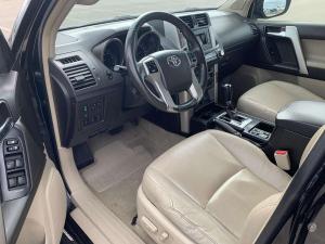 Black Toyota Land Cruiser 2010 in Vilnius, with an engine capacity of 2.98 L and mileage of 219 thousand km for 23990 €, photo 10 on AUTOMOTO.COM.LV
