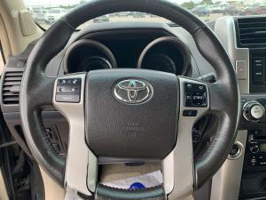 Black Toyota Land Cruiser 2010 in Vilnius, with an engine capacity of 2.98 L and mileage of 219 thousand km for 23990 €, photo 25 on AUTOMOTO.COM.LV