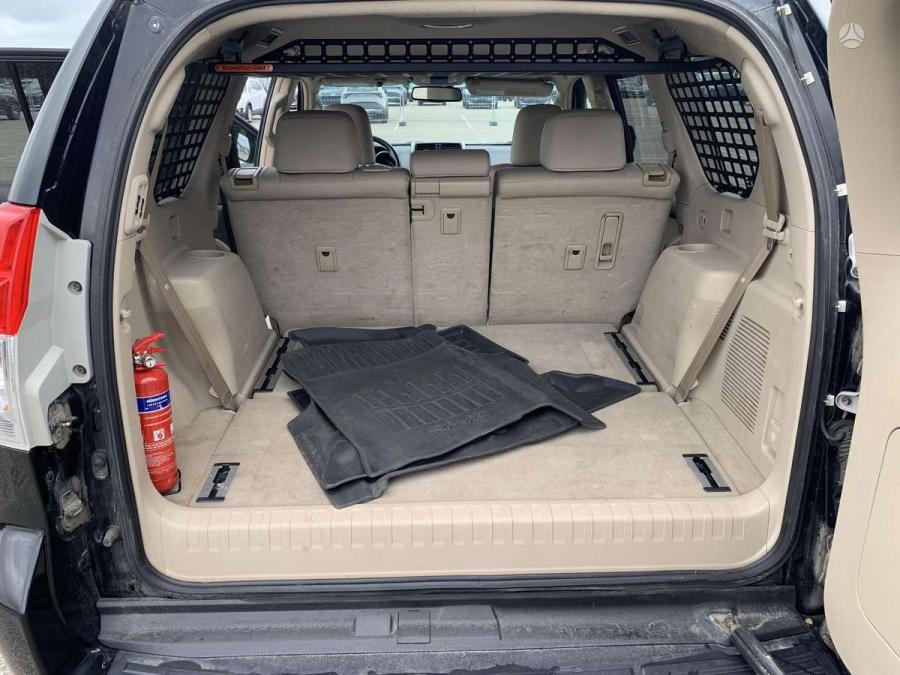 Black Toyota Land Cruiser 2010 in Vilnius, with an engine capacity of 2.98 L and mileage of 219 thousand km for 23990 €, photo 29 on AUTOMOTO.COM.LV