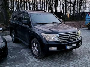 Melns Toyota Land Cruiser 2011 Viļņa, ar dzinēja tilpumu 4.50 L un nobraukumu 400 tūkst. km par 13550 €, foto 5 vietnē AUTOMOTO.COM.LV
