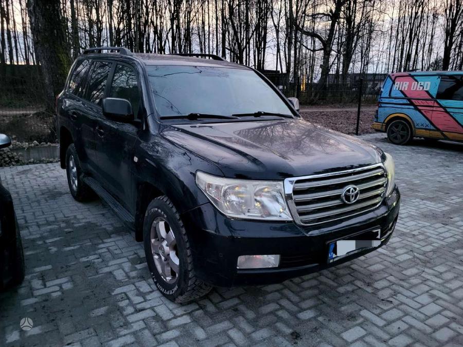 Melns Toyota Land Cruiser 2011 Viļņa, ar dzinēja tilpumu 4.50 L un nobraukumu 400 tūkst. km par 13550 €, foto 9 vietnē AUTOMOTO.COM.LV