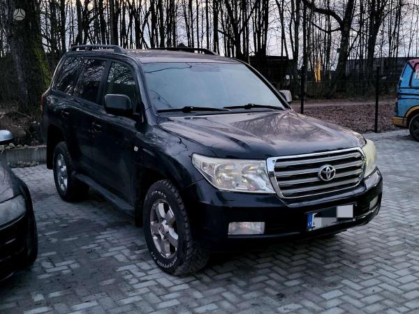 Melns Toyota Land Cruiser 2011 Viļņa, ar dzinēja tilpumu 4.50 L un nobraukumu 400 tūkst. km par 13550 €, foto 9 vietnē AUTOMOTO.COM.LV