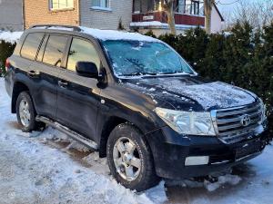 Black Toyota Land Cruiser 2011 in Vilnius, with an engine capacity of 4.50 L and mileage of 400 thousand km for 12750 €, photo 4 on AUTOMOTO.COM.LV