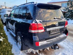 Black Toyota Land Cruiser 2011 in Vilnius, with an engine capacity of 4.50 L and mileage of 400 thousand km for 12750 €, photo 7 on AUTOMOTO.COM.LV