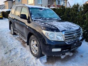 Black Toyota Land Cruiser 2011 in Vilnius, with an engine capacity of 4.50 L and mileage of 400 thousand km for 12750 €, photo 9 on AUTOMOTO.COM.LV
