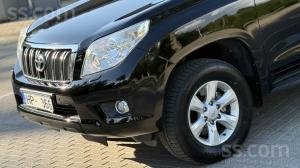 Black Toyota Land Cruiser 2011 in Jurmala, with an engine capacity of 3.00 L and mileage of 0 thousand km for 19950 €, photo 6 on AUTOMOTO.COM.LV