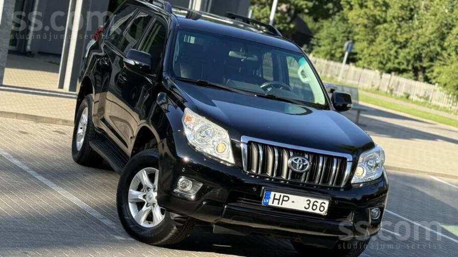 Black Toyota Land Cruiser 2011 in Jurmala, with an engine capacity of 3.00 L and mileage of 0 thousand km for 19950 €, photo 11 on AUTOMOTO.COM.LV