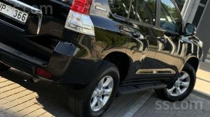 Black Toyota Land Cruiser 2011 in Jurmala, with an engine capacity of 3.00 L and mileage of 0 thousand km for 19950 €, photo 15 on AUTOMOTO.COM.LV